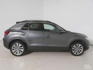 Pelēks Volkswagen T-Roc 2025 Kauņa, ar dzinēja tilpumu 2.00 L un nobraukumu 26 tūkst. km par 32638 €, foto 6 vietnē AUTOMOTO.COM.LV