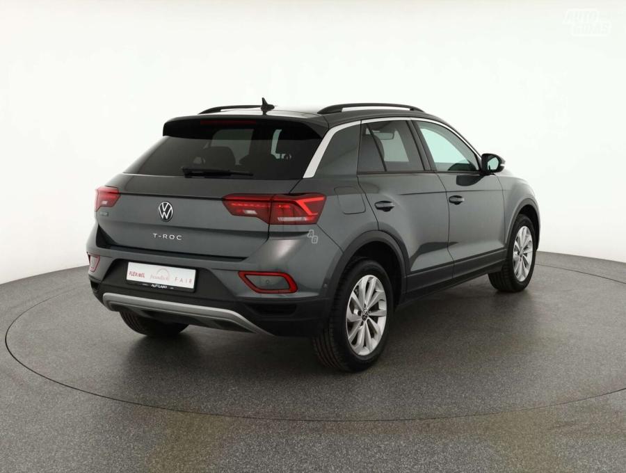 Pelēks Volkswagen T-Roc 2025 Kauņa, ar dzinēja tilpumu 1.50 L un nobraukumu 17 tūkst. km par 31449 €, foto 5 vietnē AUTOMOTO.COM.LV