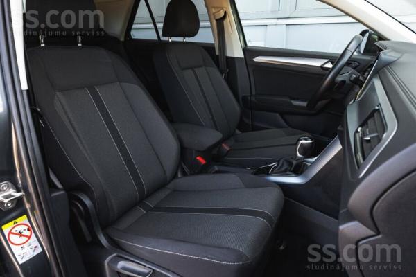Pelēks Volkswagen T-Roc 2025 Ventspils, ar dzinēja tilpumu 2.00 L un nobraukumu 43 tūkst. km par 31150 €, foto 10 vietnē AUTOMOTO.COM.LV