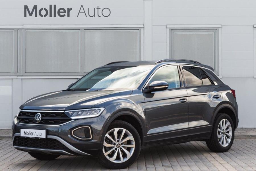Pelēks Volkswagen T-Roc 2025 Ventspils, ar dzinēja tilpumu 2.00 L un nobraukumu 43 tūkst. km par 31150 €, foto 1 vietnē AUTOMOTO.COM.LV