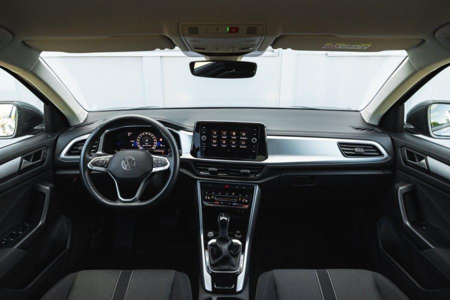 Pelēks Volkswagen T-Roc 2025 Ventspils, ar dzinēja tilpumu 2.00 L un nobraukumu 43 tūkst. km par 31150 €, foto 12 vietnē AUTOMOTO.COM.LV