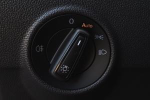 Pelēks Volkswagen T-Roc 2025 Ventspils, ar dzinēja tilpumu 2.00 L un nobraukumu 43 tūkst. km par 31150 €, foto 16 vietnē AUTOMOTO.COM.LV