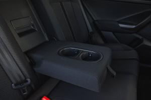 Pelēks Volkswagen T-Roc 2025 Ventspils, ar dzinēja tilpumu 2.00 L un nobraukumu 43 tūkst. km par 31150 €, foto 24 vietnē AUTOMOTO.COM.LV