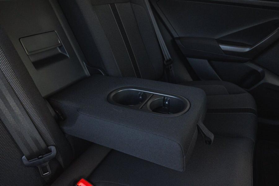 Pelēks Volkswagen T-Roc 2025 Ventspils, ar dzinēja tilpumu 2.00 L un nobraukumu 43 tūkst. km par 31150 €, foto 24 vietnē AUTOMOTO.COM.LV