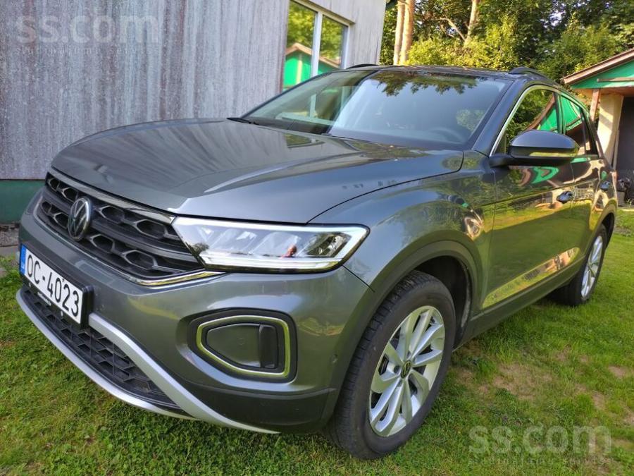Pelēks Volkswagen T-Roc 2025 Rīga, ar dzinēja tilpumu 2.00 L un nobraukumu 12 tūkst. km par 28500 €, foto 3 vietnē AUTOMOTO.COM.LV