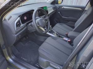 Pelēks Volkswagen T-Roc 2025 Rīga, ar dzinēja tilpumu 2.00 L un nobraukumu 12 tūkst. km par 28500 €, foto 4 vietnē AUTOMOTO.COM.LV