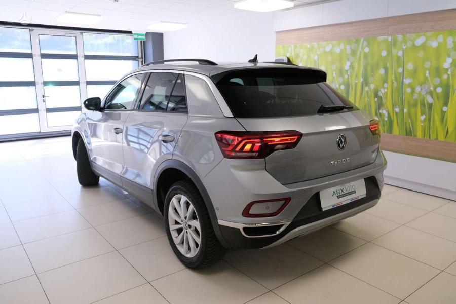 Grey Volkswagen T-Roc 2025 in Vilnius, with an engine capacity of 1.97 L and mileage of 28 thousand km for 23700 €, photo 5 on AUTOMOTO.COM.LV