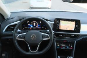Grey Volkswagen T-Roc 2025 in Vilnius, with an engine capacity of 1.97 L and mileage of 28 thousand km for 23700 €, photo 6 on AUTOMOTO.COM.LV