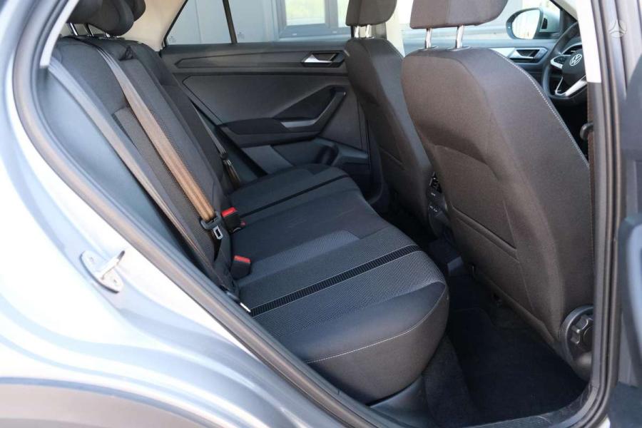 Grey Volkswagen T-Roc 2025 in Vilnius, with an engine capacity of 1.97 L and mileage of 28 thousand km for 23700 €, photo 10 on AUTOMOTO.COM.LV