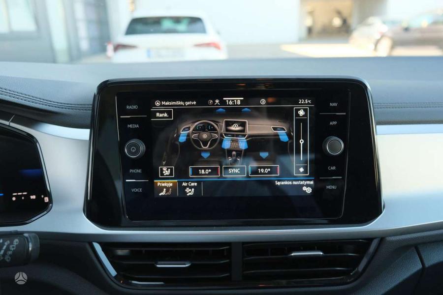 Grey Volkswagen T-Roc 2025 in Vilnius, with an engine capacity of 1.97 L and mileage of 28 thousand km for 23700 €, photo 16 on AUTOMOTO.COM.LV