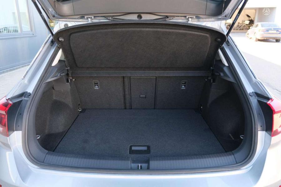 Grey Volkswagen T-Roc 2025 in Vilnius, with an engine capacity of 1.97 L and mileage of 28 thousand km for 23700 €, photo 27 on AUTOMOTO.COM.LV