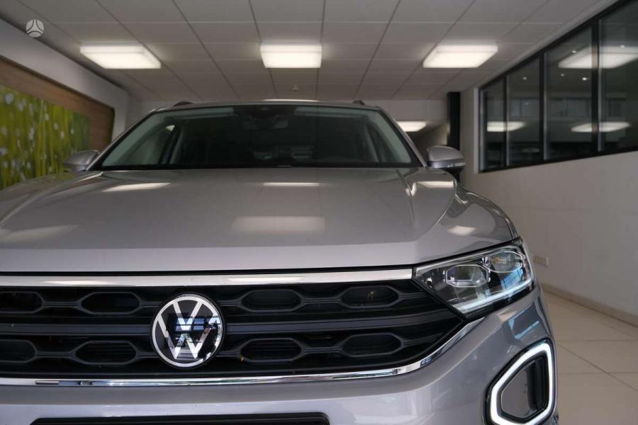 Grey Volkswagen T-Roc 2025 in Vilnius, with an engine capacity of 1.97 L and mileage of 28 thousand km for 23700 €, photo 28 on AUTOMOTO.COM.LV