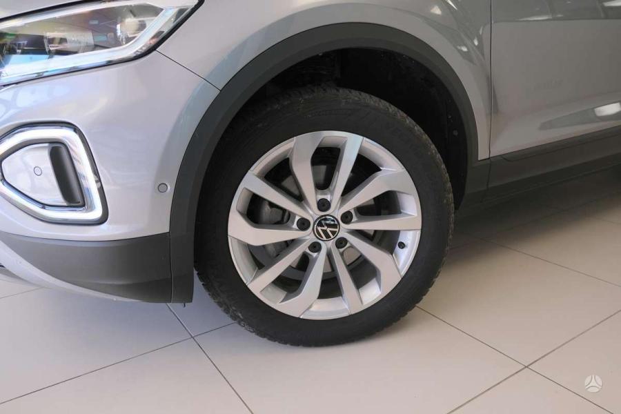 Grey Volkswagen T-Roc 2025 in Vilnius, with an engine capacity of 1.97 L and mileage of 28 thousand km for 23700 €, photo 30 on AUTOMOTO.COM.LV