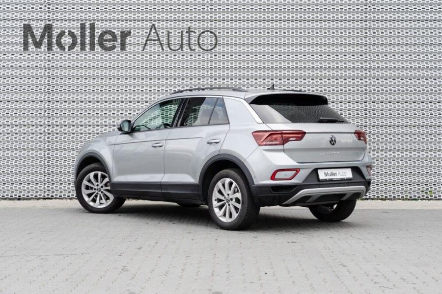 Pelēks Volkswagen T-Roc 2025 Mārupe, ar dzinēja tilpumu 1.50 L un nobraukumu 12 tūkst. km par 28400 €, foto 4 vietnē AUTOMOTO.COM.LV