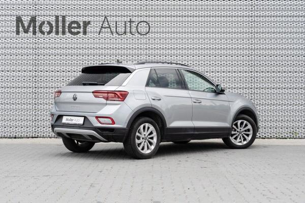 Pelēks Volkswagen T-Roc 2025 Mārupe, ar dzinēja tilpumu 1.50 L un nobraukumu 12 tūkst. km par 28400 €, foto 4 vietnē AUTOMOTO.COM.LV