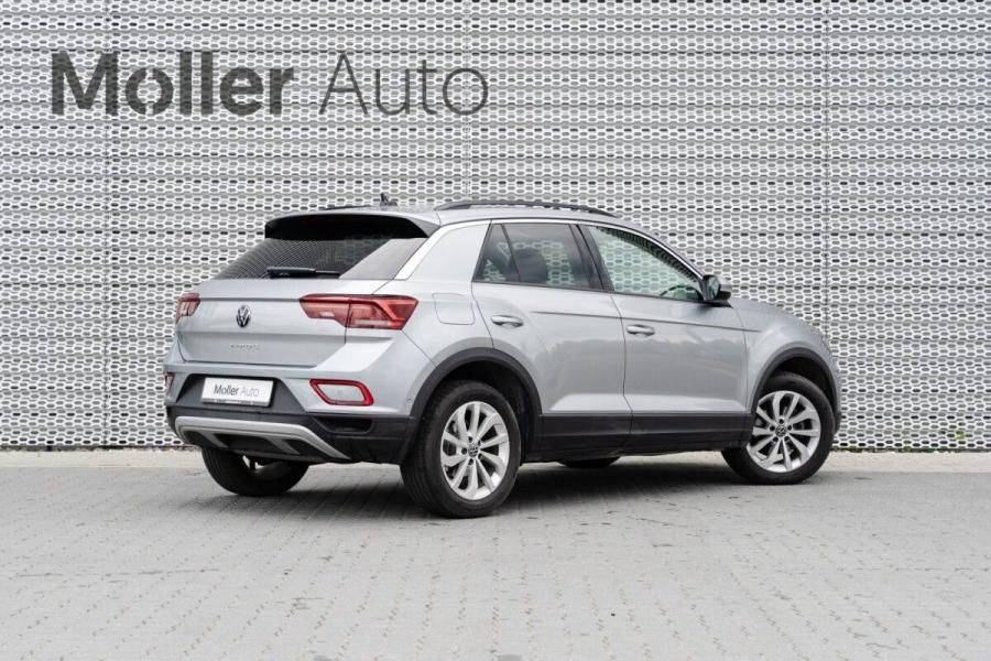 Pelēks Volkswagen T-Roc 2025 Mārupe, ar dzinēja tilpumu 1.50 L un nobraukumu 12 tūkst. km par 28400 €, foto 5 vietnē AUTOMOTO.COM.LV