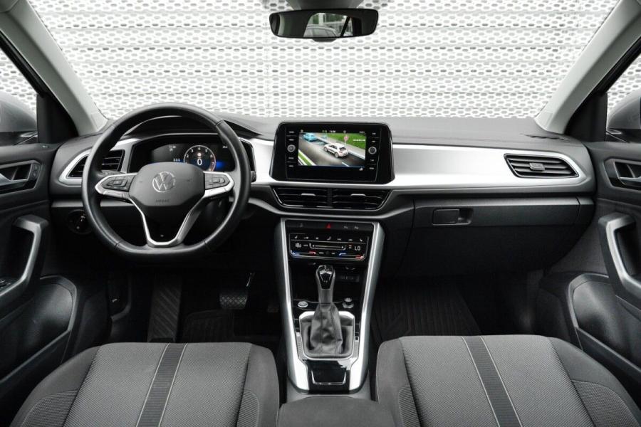 Pelēks Volkswagen T-Roc 2025 Mārupe, ar dzinēja tilpumu 1.50 L un nobraukumu 12 tūkst. km par 28400 €, foto 7 vietnē AUTOMOTO.COM.LV