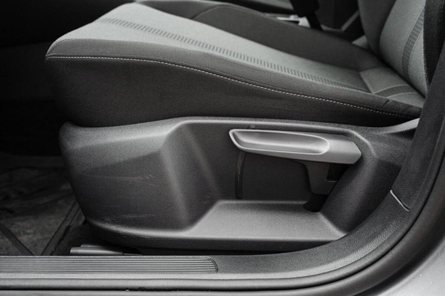 Pelēks Volkswagen T-Roc 2025 Mārupe, ar dzinēja tilpumu 1.50 L un nobraukumu 12 tūkst. km par 28400 €, foto 8 vietnē AUTOMOTO.COM.LV