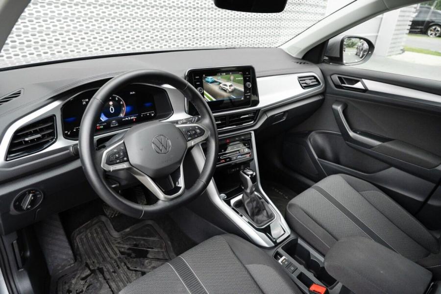 Pelēks Volkswagen T-Roc 2025 Mārupe, ar dzinēja tilpumu 1.50 L un nobraukumu 12 tūkst. km par 28400 €, foto 10 vietnē AUTOMOTO.COM.LV