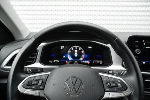 Pelēks Volkswagen T-Roc 2025 Mārupe, ar dzinēja tilpumu 1.50 L un nobraukumu 12 tūkst. km par 28400 €, foto 16 vietnē AUTOMOTO.COM.LV