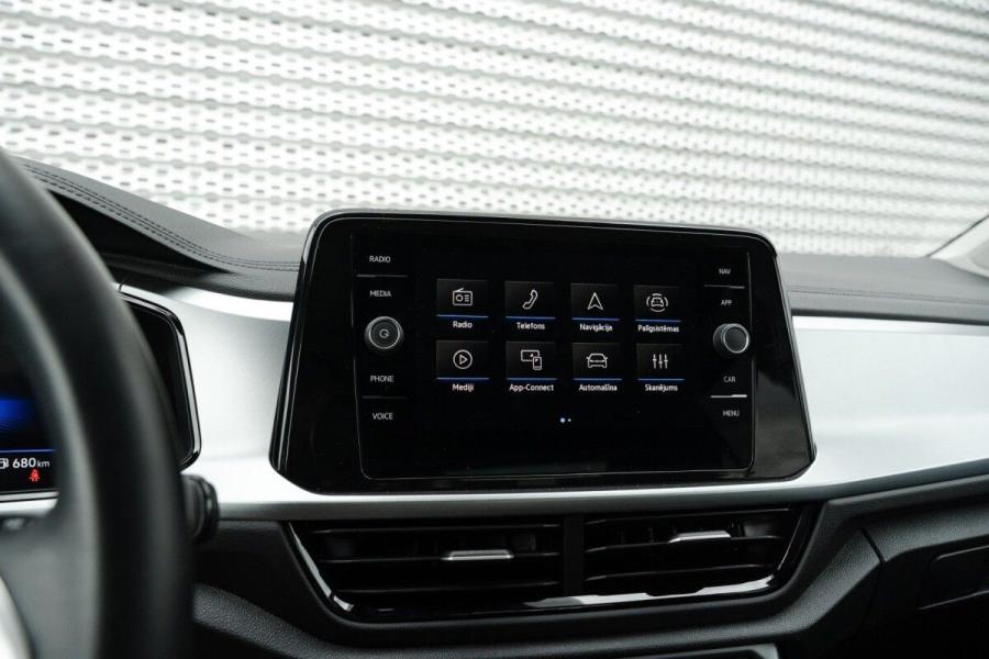 Pelēks Volkswagen T-Roc 2025 Mārupe, ar dzinēja tilpumu 1.50 L un nobraukumu 12 tūkst. km par 28400 €, foto 21 vietnē AUTOMOTO.COM.LV