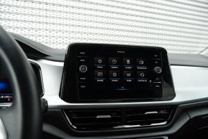 Pelēks Volkswagen T-Roc 2025 Mārupe, ar dzinēja tilpumu 1.50 L un nobraukumu 12 tūkst. km par 28400 €, foto 24 vietnē AUTOMOTO.COM.LV