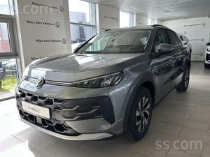 Pelēks Volkswagen T-Roc 2026 Valmiera, ar dzinēja tilpumu 1.50 L un nobraukumu 10 tūkst. km par 28800 €, foto  vietnē AUTOMOTO.COM.LV