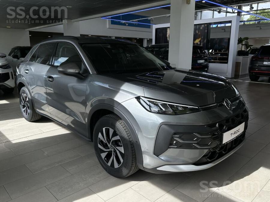 Pelēks Volkswagen T-Roc 2026 Valmiera, ar dzinēja tilpumu 1.50 L un nobraukumu 10 tūkst. km par 28800 €, foto 4 vietnē AUTOMOTO.COM.LV