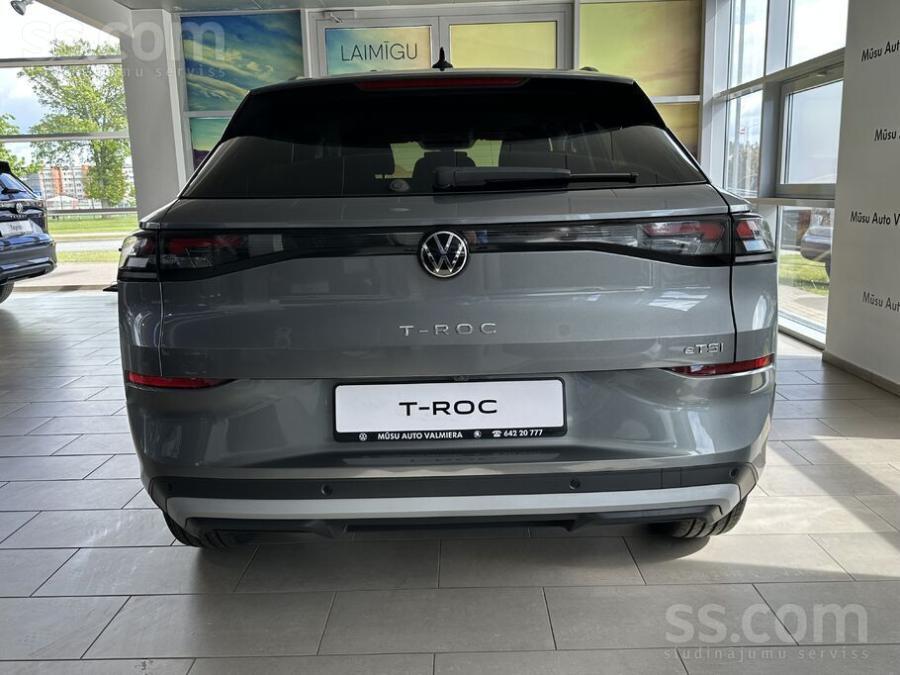 Pelēks Volkswagen T-Roc 2026 Valmiera, ar dzinēja tilpumu 1.50 L un nobraukumu 10 tūkst. km par 28800 €, foto 7 vietnē AUTOMOTO.COM.LV