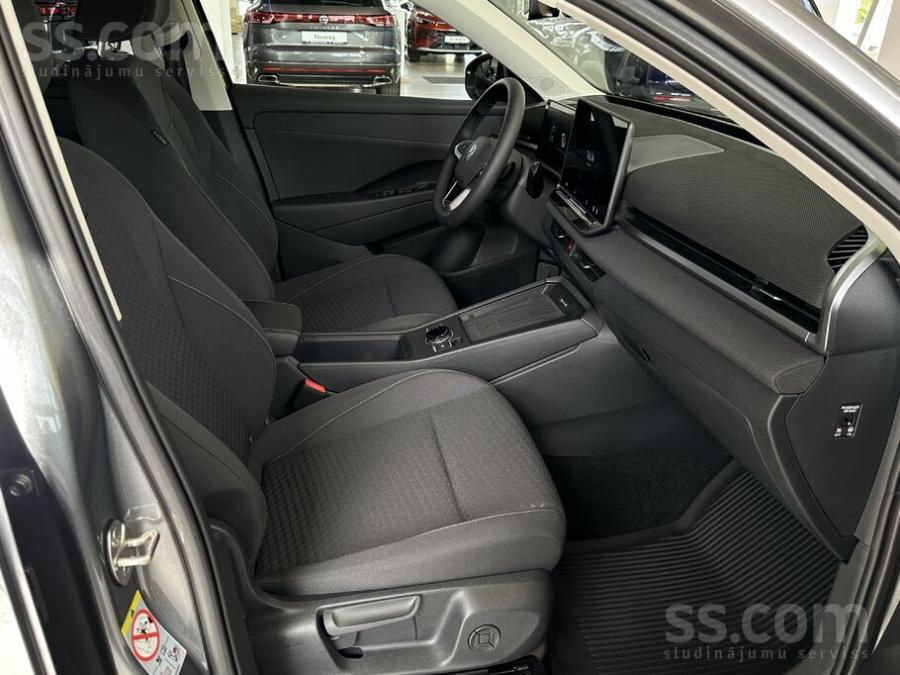 Pelēks Volkswagen T-Roc 2026 Valmiera, ar dzinēja tilpumu 1.50 L un nobraukumu 10 tūkst. km par 28800 €, foto 9 vietnē AUTOMOTO.COM.LV
