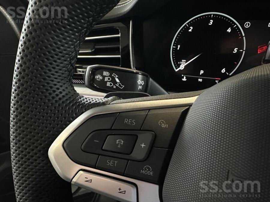 Pelēks Volkswagen T-Roc 2026 Valmiera, ar dzinēja tilpumu 1.50 L un nobraukumu 10 tūkst. km par 28800 €, foto 12 vietnē AUTOMOTO.COM.LV