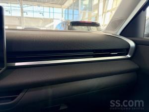 Pelēks Volkswagen T-Roc 2026 Valmiera, ar dzinēja tilpumu 1.50 L un nobraukumu 10 tūkst. km par 28800 €, foto 22 vietnē AUTOMOTO.COM.LV