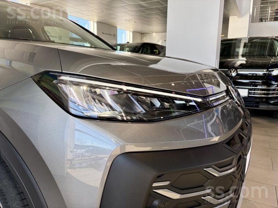Pelēks Volkswagen T-Roc 2026 Valmiera, ar dzinēja tilpumu 1.50 L un nobraukumu 10 tūkst. km par 28800 €, foto 26 vietnē AUTOMOTO.COM.LV