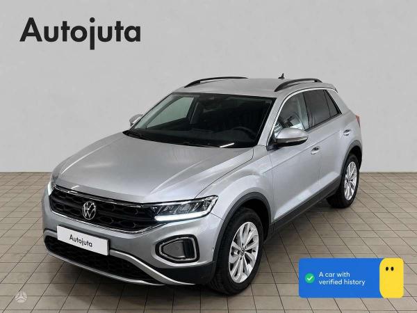 Pelēks Volkswagen T-Roc 2026 Kauņa, ar dzinēja tilpumu 1.50 L un nobraukumu 4 tūkst. km par 27800 €, foto 1 vietnē AUTOMOTO.COM.LV