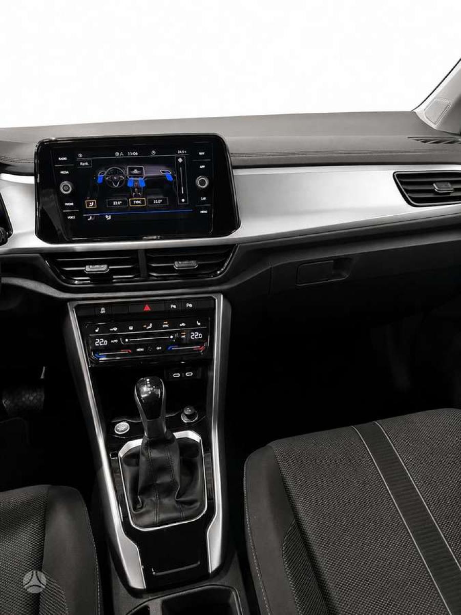 Pelēks Volkswagen T-Roc 2026 Kauņa, ar dzinēja tilpumu 1.50 L un nobraukumu 4 tūkst. km par 27800 €, foto 12 vietnē AUTOMOTO.COM.LV