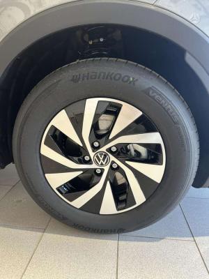 Grey Volkswagen T-Roc 2026 in Panevezys, with an engine capacity of 1.50 L and mileage of 0 thousand km for 28900 €, photo 5 on AUTOMOTO.COM.LV