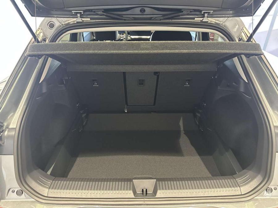 Grey Volkswagen T-Roc 2026 in Panevezys, with an engine capacity of 1.50 L and mileage of 0 thousand km for 28900 €, photo 8 on AUTOMOTO.COM.LV