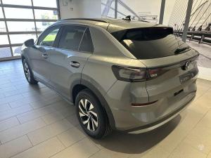 Grey Volkswagen T-Roc 2026 in Panevezys, with an engine capacity of 1.50 L and mileage of 0 thousand km for 28900 €, photo 10 on AUTOMOTO.COM.LV