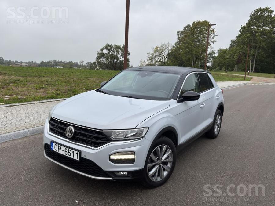 Grey Volkswagen T-Roc 2020 in Rezekne, with an engine capacity of 1.60 L and mileage of 185 thousand km for 12500 €, photo 1 on AUTOMOTO.COM.LV