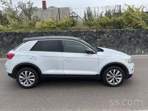Grey Volkswagen T-Roc 2020 in Rezekne, with an engine capacity of 1.60 L and mileage of 185 thousand km for 12500 €, photo 5 on AUTOMOTO.COM.LV