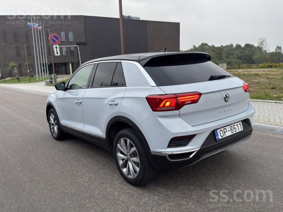Grey Volkswagen T-Roc 2020 in Rezekne, with an engine capacity of 1.60 L and mileage of 185 thousand km for 12500 €, photo 6 on AUTOMOTO.COM.LV