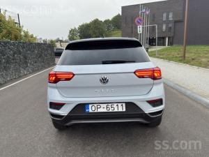 Grey Volkswagen T-Roc 2020 in Rezekne, with an engine capacity of 1.60 L and mileage of 185 thousand km for 12500 €, photo 7 on AUTOMOTO.COM.LV