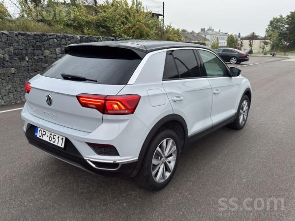 Grey Volkswagen T-Roc 2020 in Rezekne, with an engine capacity of 1.60 L and mileage of 185 thousand km for 12500 €, photo 7 on AUTOMOTO.COM.LV