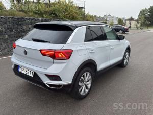 Grey Volkswagen T-Roc 2020 in Rezekne, with an engine capacity of 1.60 L and mileage of 185 thousand km for 12500 €, photo 8 on AUTOMOTO.COM.LV