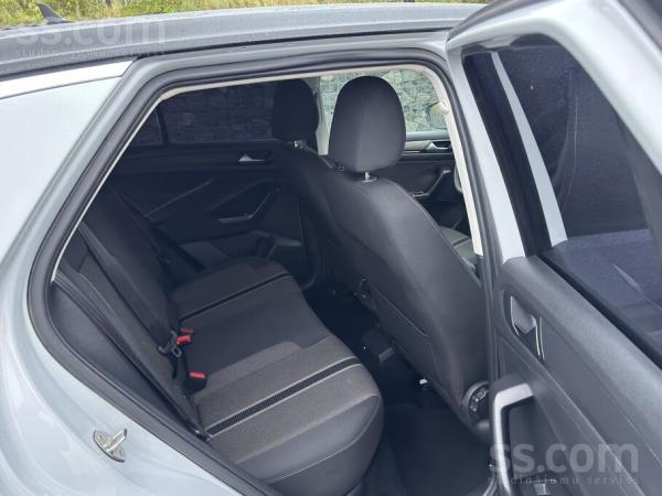 Grey Volkswagen T-Roc 2020 in Rezekne, with an engine capacity of 1.60 L and mileage of 185 thousand km for 12500 €, photo 9 on AUTOMOTO.COM.LV