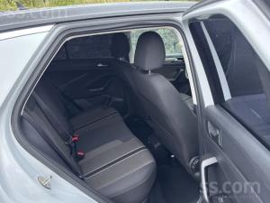 Grey Volkswagen T-Roc 2020 in Rezekne, with an engine capacity of 1.60 L and mileage of 185 thousand km for 12500 €, photo 10 on AUTOMOTO.COM.LV
