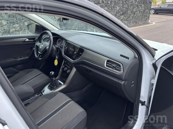 Grey Volkswagen T-Roc 2020 in Rezekne, with an engine capacity of 1.60 L and mileage of 185 thousand km for 12500 €, photo 10 on AUTOMOTO.COM.LV