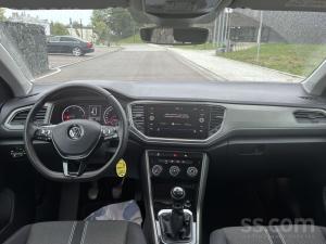 Grey Volkswagen T-Roc 2020 in Rezekne, with an engine capacity of 1.60 L and mileage of 185 thousand km for 12500 €, photo 13 on AUTOMOTO.COM.LV