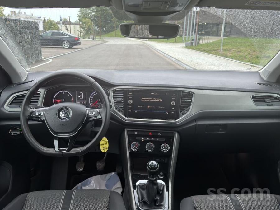 Grey Volkswagen T-Roc 2020 in Rezekne, with an engine capacity of 1.60 L and mileage of 185 thousand km for 12500 €, photo 13 on AUTOMOTO.COM.LV