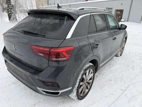 Grey Volkswagen T-Roc 2021 in Kaunas, with an engine capacity of 1.50 L and mileage of 120 thousand km for 12300 €, photo 5 on AUTOMOTO.COM.LV